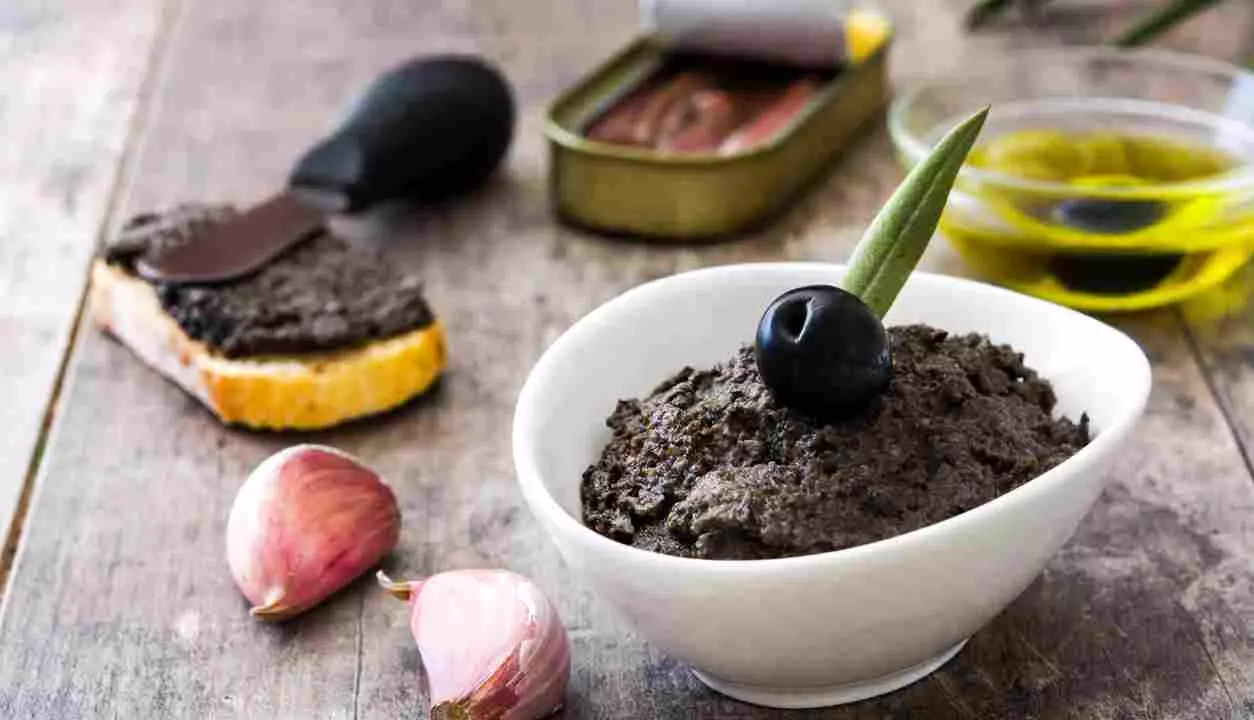 оливын зуурмаг бэлтгэх tapenade жор