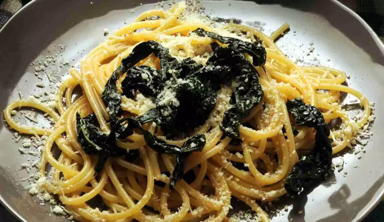 espaguete com repolho preto e pecorino ricettasprint