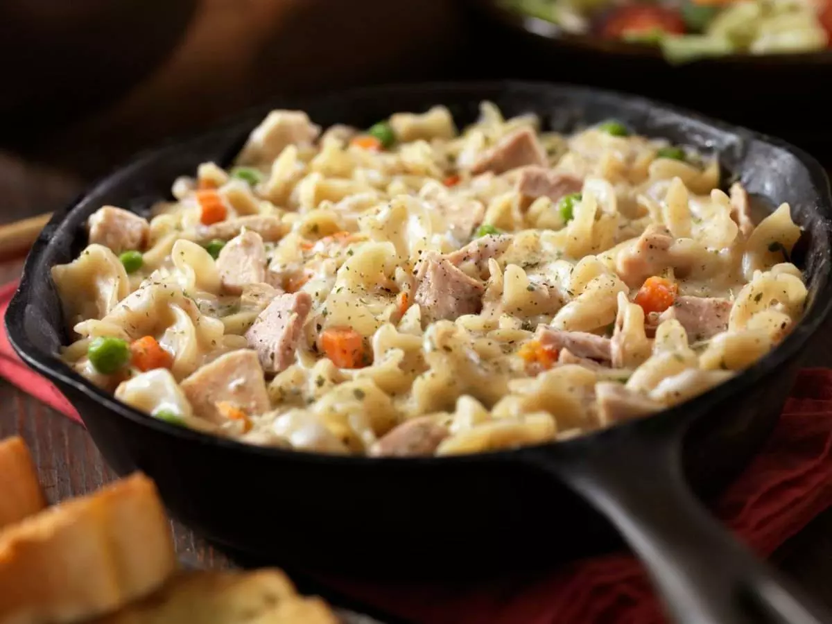 Tuna pasta salad, ready in 10 minutes and very inviting