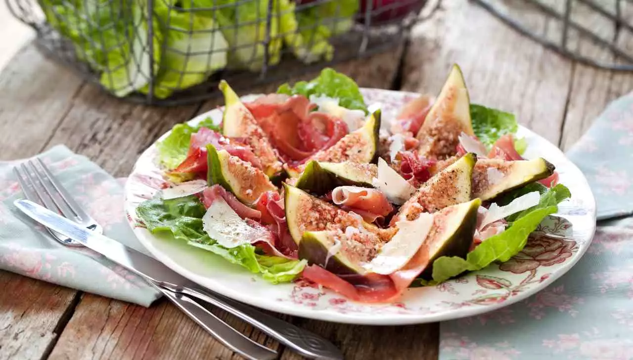 Fíkju-, bresaola- og pecorino salat | Til að enda sumarið á toppnum