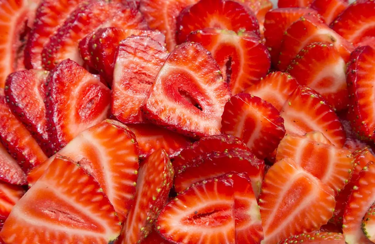 I-Strawberry Aperitif, entsha kwaye inxaniwe 10123_2