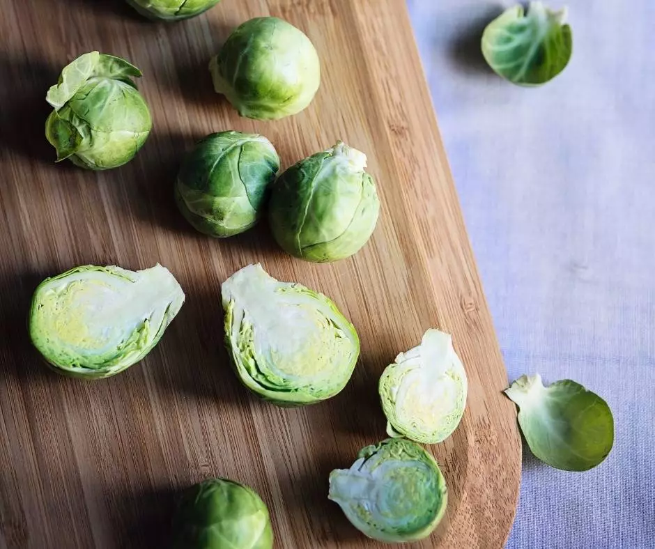 Baked Brussels sprouts, delicious crunchy side dish 10176_2