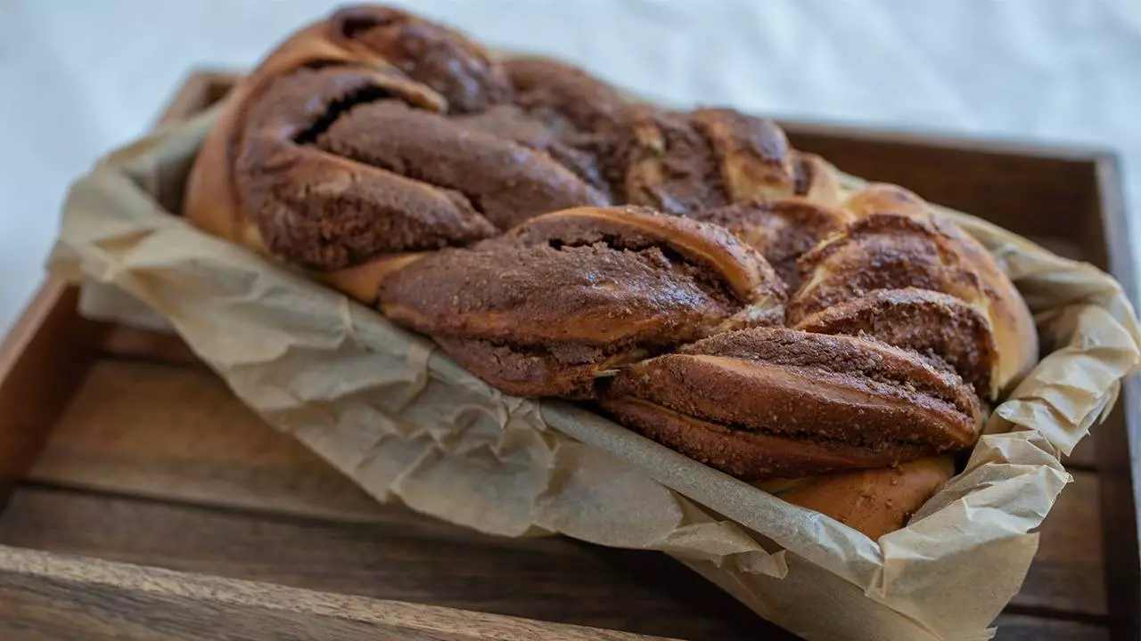 Šokoladinis brioche be sviesto ir kiaušinių, desertas tinka diabetikams