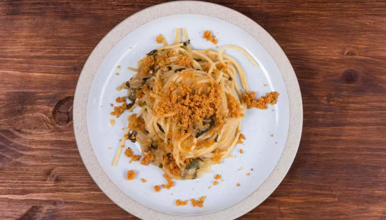 spaghetti vegan le endive, capers agus ológa | Fast agus blasta