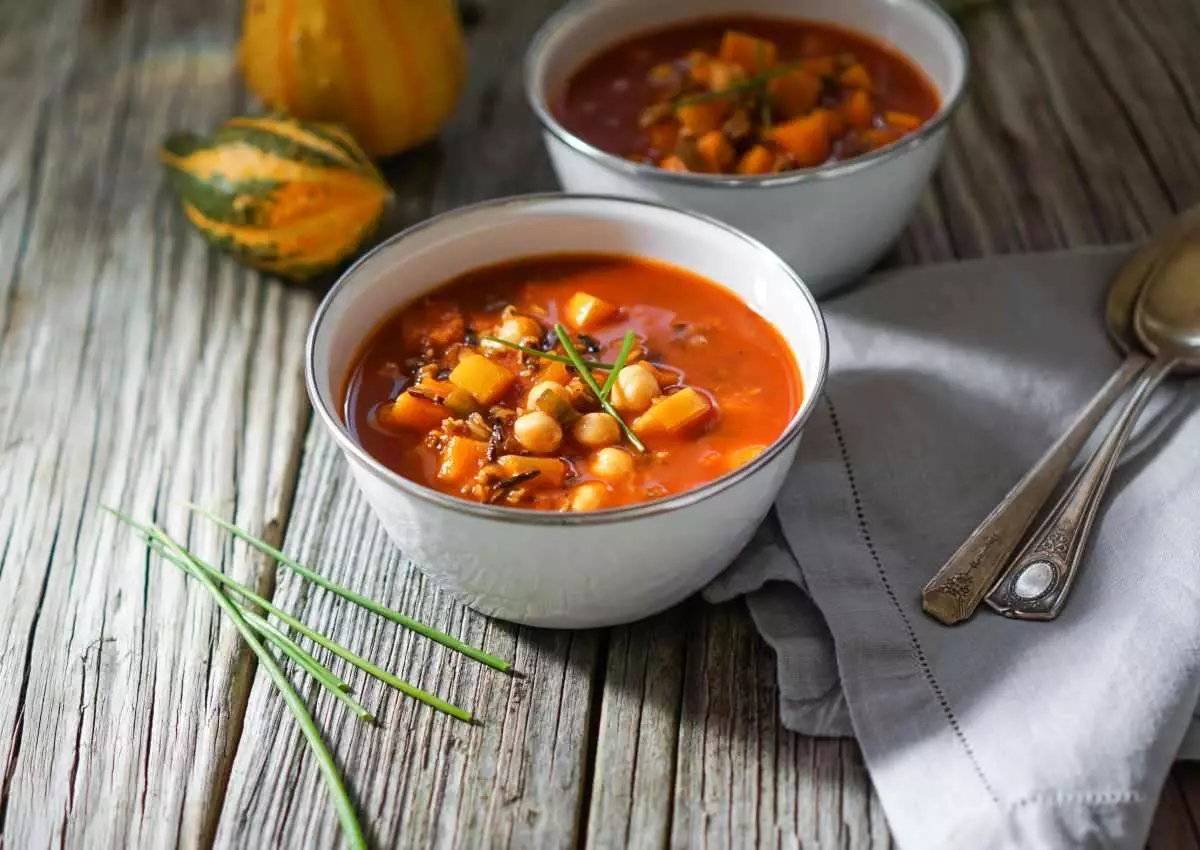 Gresskar- og kikertsuppe med spelt, kremet og smakfull bondegodt