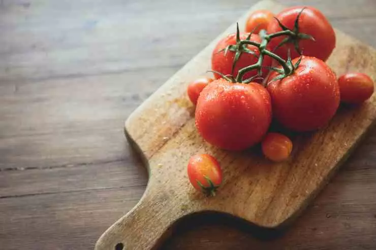 Khrisimasi yodzaza ndi tomato - Chinsinsi chosindikizira