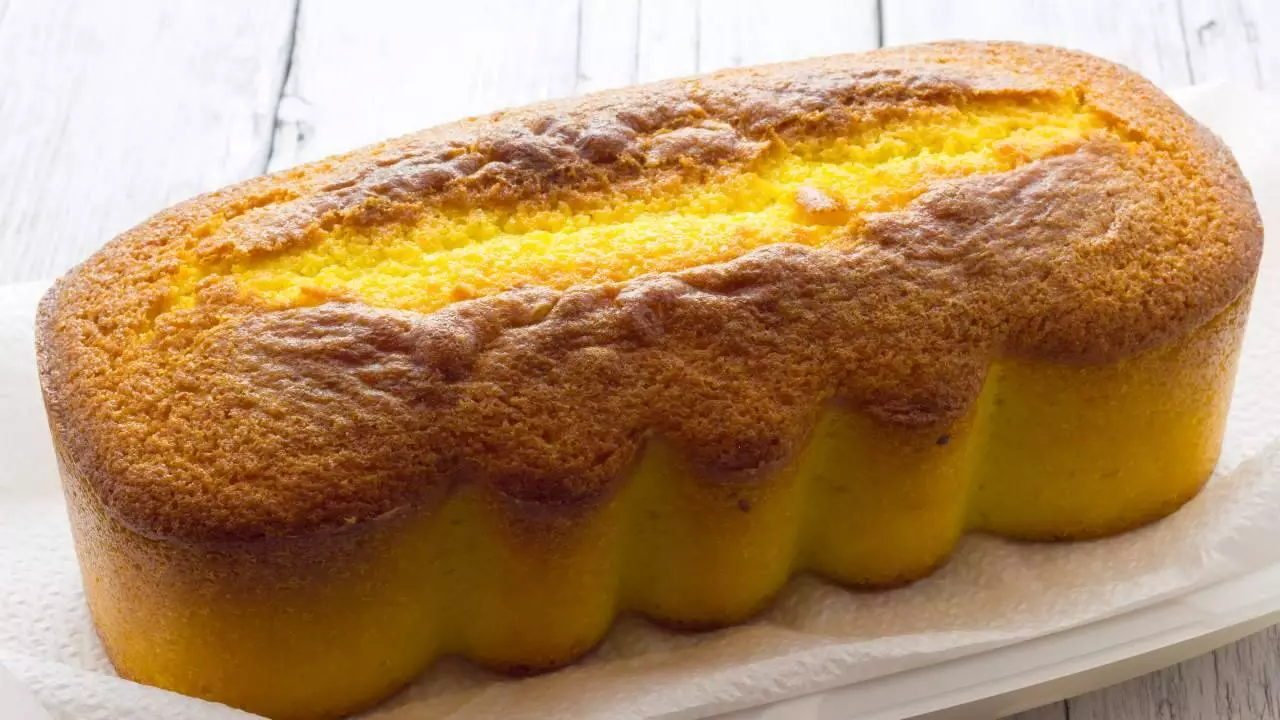 Jogurtový plumcake s ovocem bez másla recept