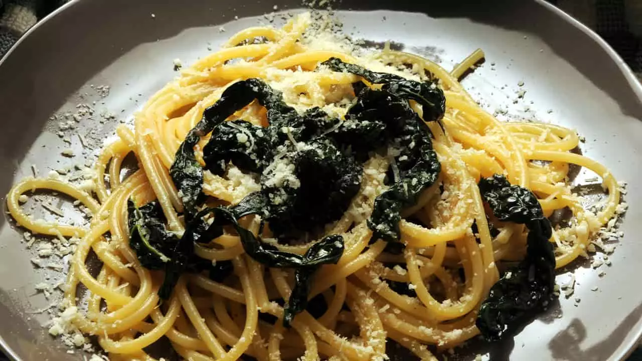 Pasta con repolo negro, concentrado de vitaminas listo en 10 minutos