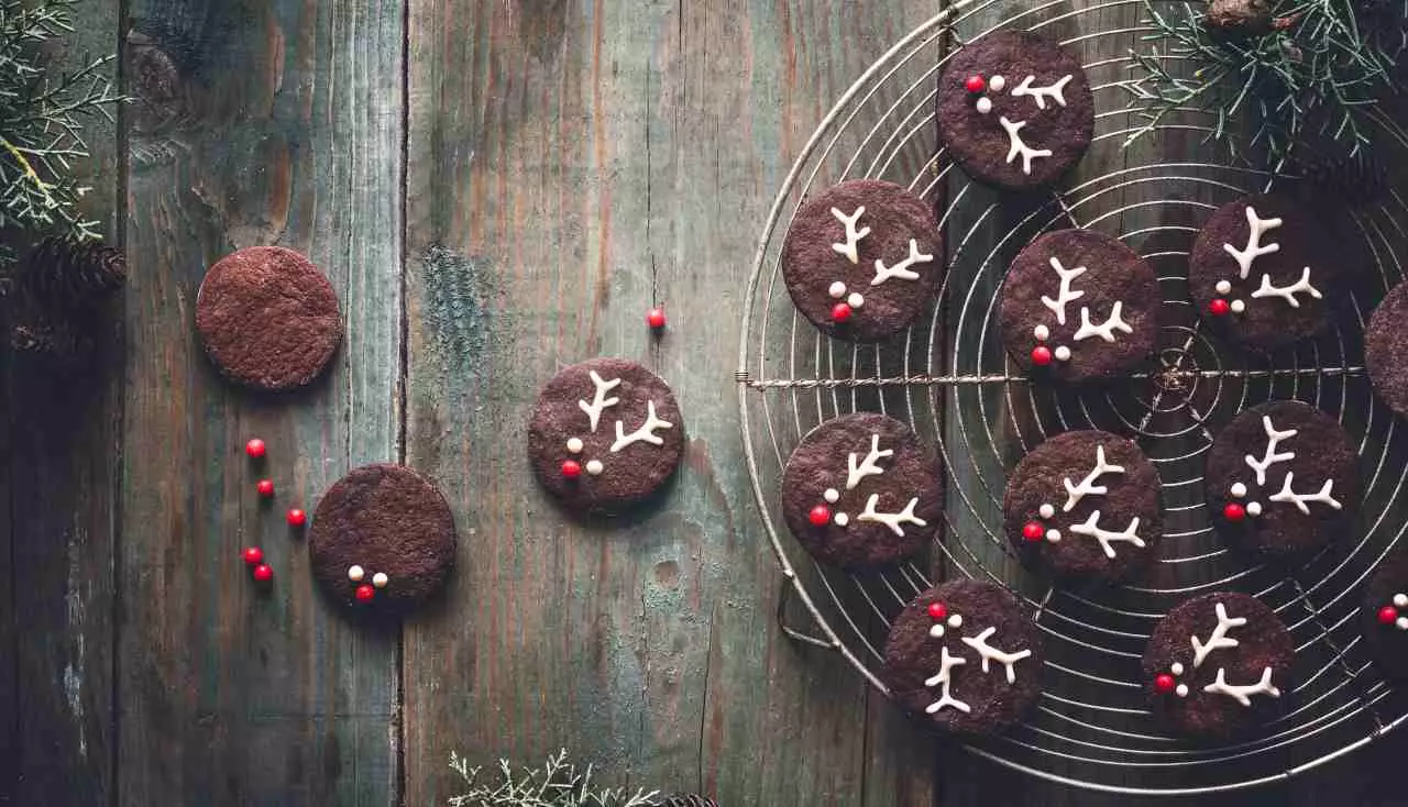 Ma cookie a cocoa reindeer Khrisimasi | Mtanda wokonzeka mu mphindi 10