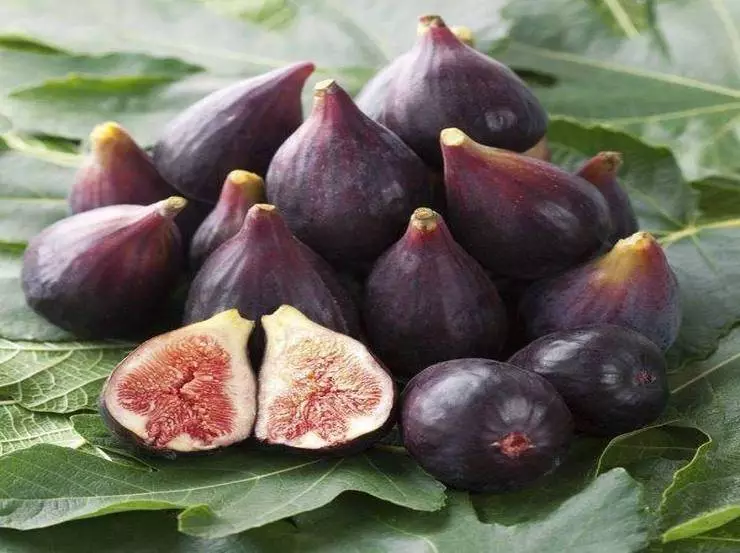 Fig sweets, daim ntawv qhia rau txawv txawv Sicilian khoom qab zib 10807_2