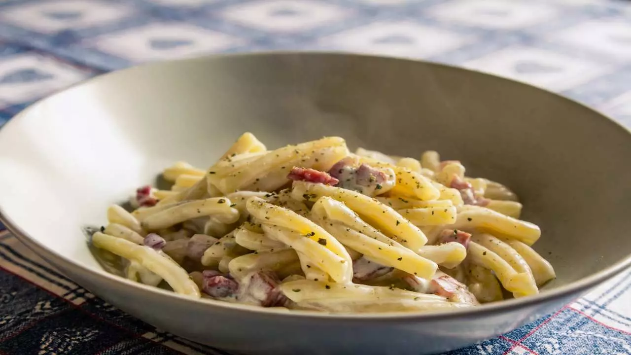 Casarecce campagnole with pear and raw ham | A chef's dish