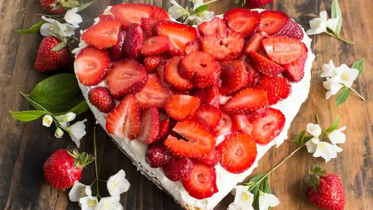 Καρδιά από λεμόνι και κρέμα φράουλας