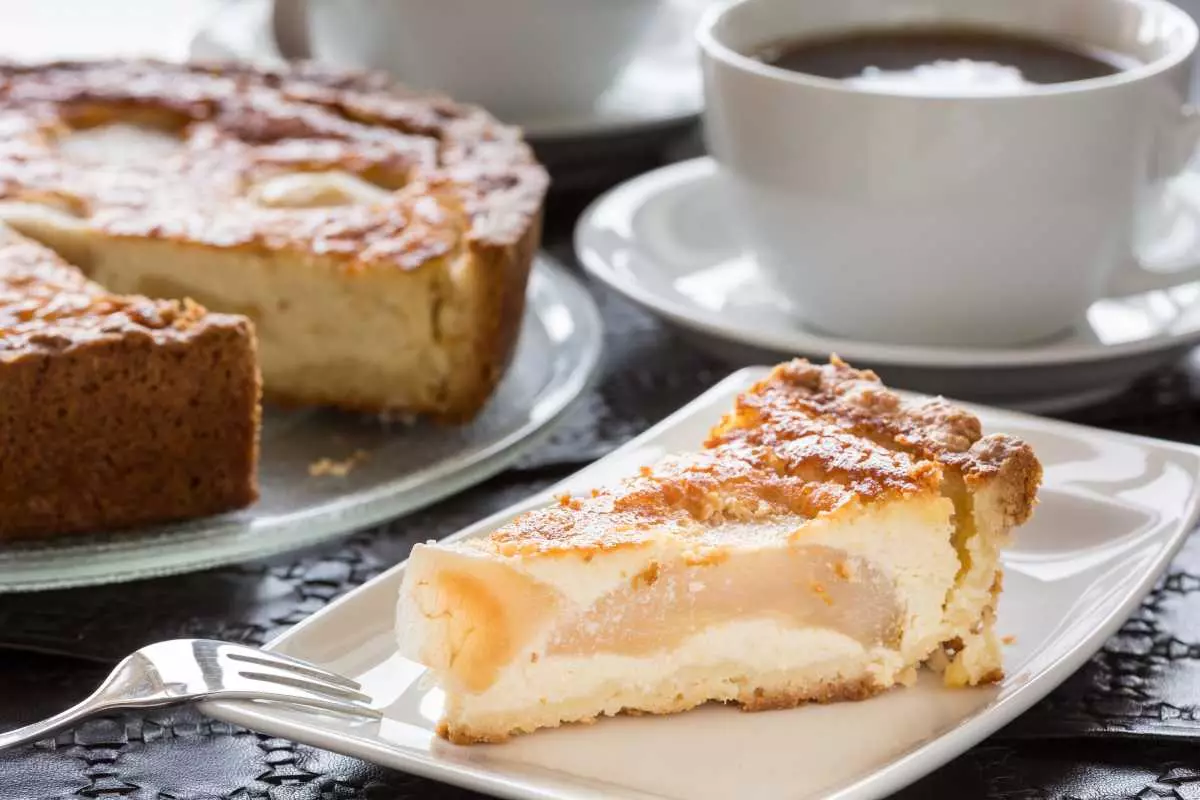 Tarta dulce de pera, con un relleno dulce y delicado