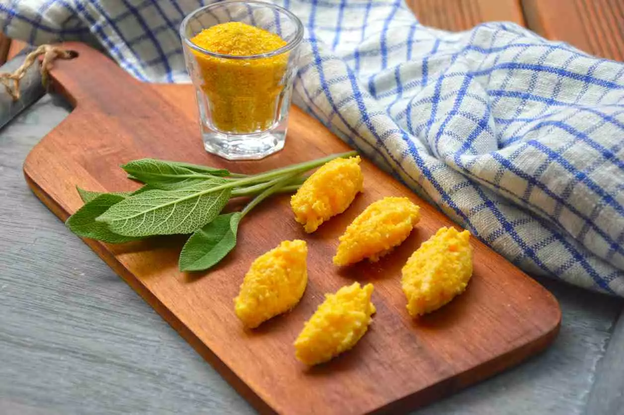 Polenta gnocchi qabaqcıl resept hazırlamaq üçün inqrediyentlər