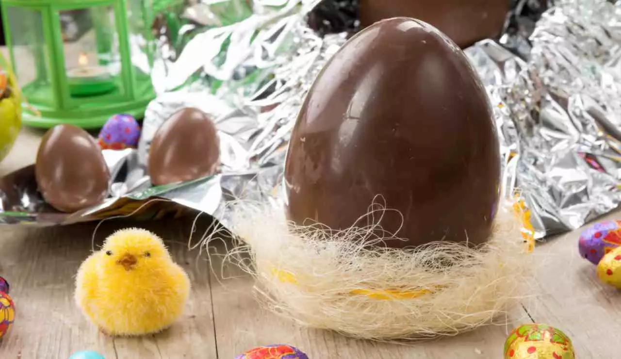 Homemade Easter Eggs | the easy way to prepare them with us