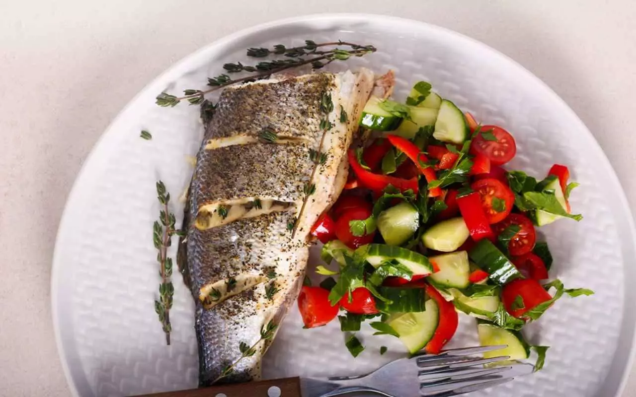 Pan-fried sea bream | Sejo sa bobeli sa tlhapi se bobebe haholo