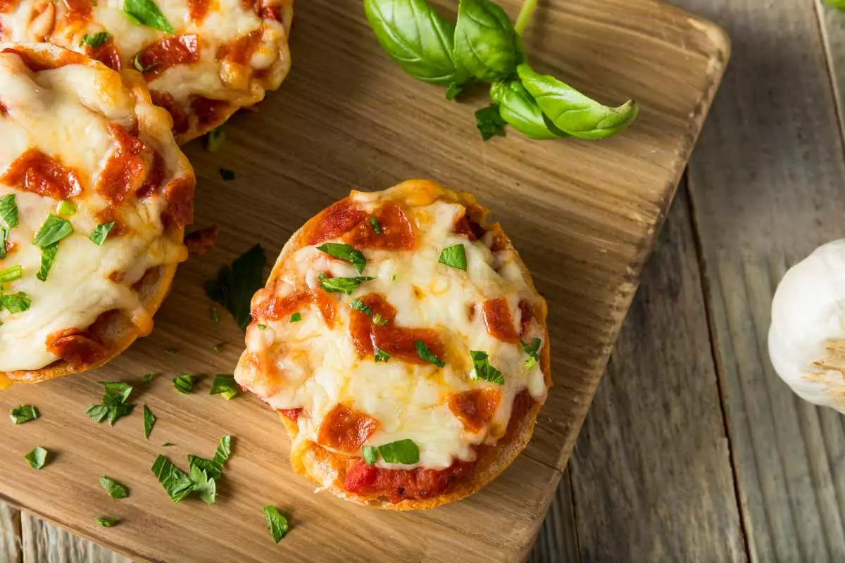 Fried pizza donuts