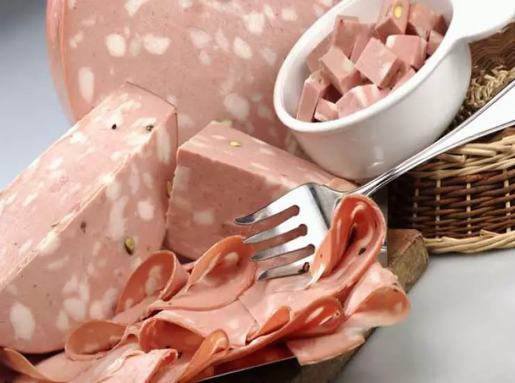 Printim i recetës me rrotulla Mortadella FOTO