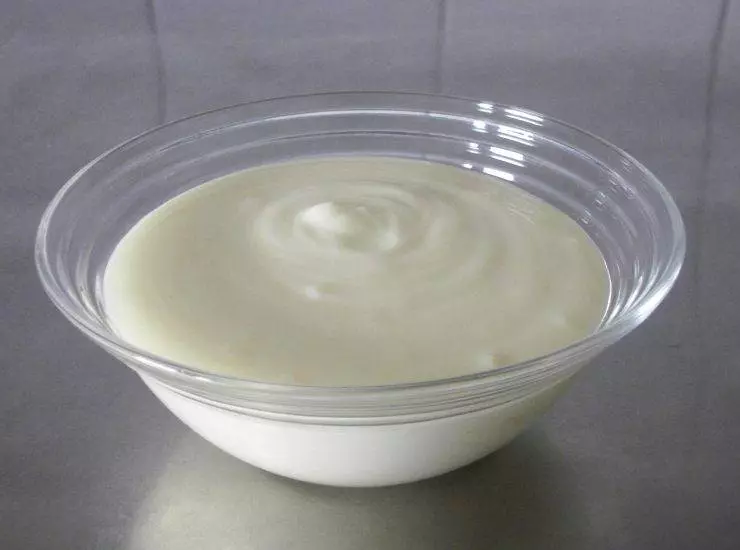 Hitri parfe z jogurtom in malinami, priprava po receptu 11224_4
