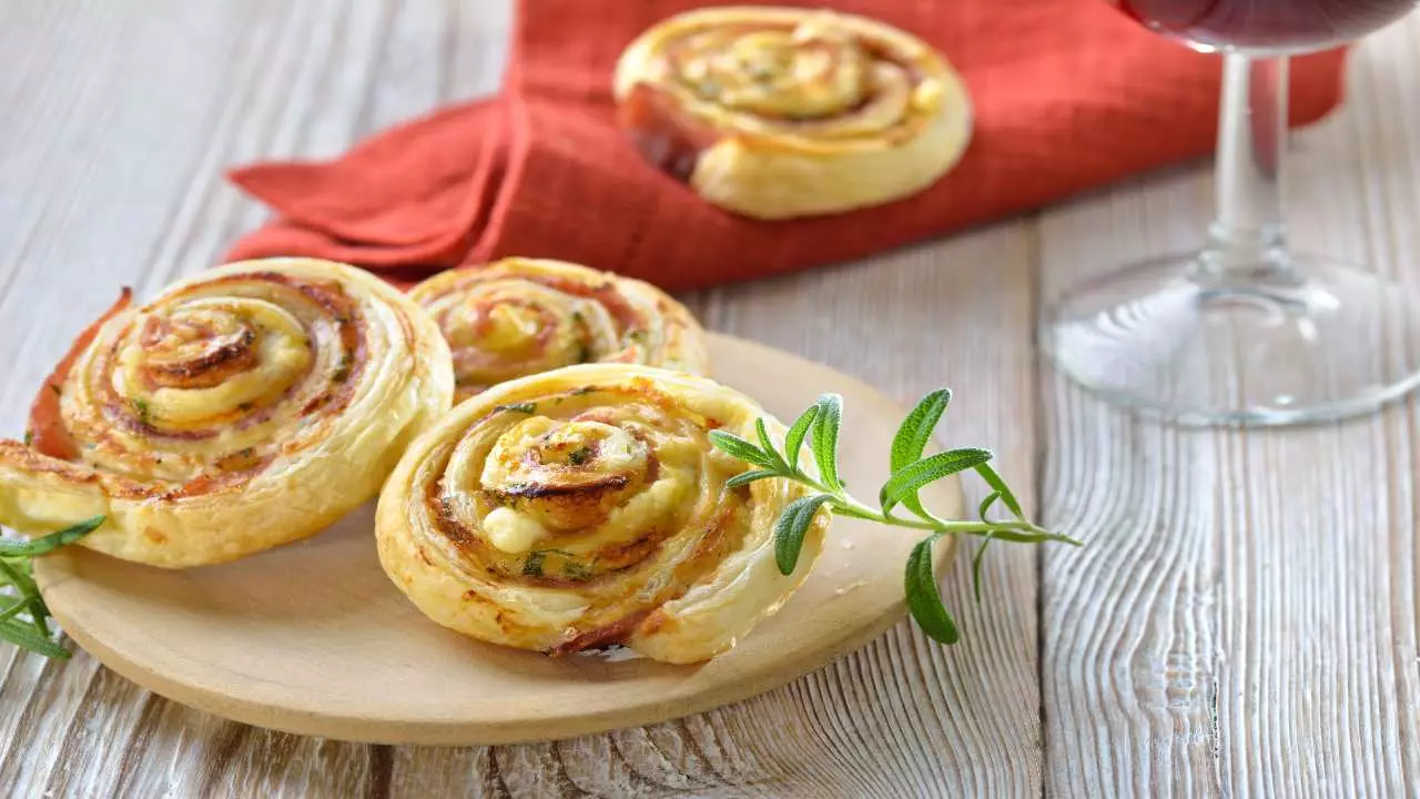 Puff pastry gulungan kalawan kentang | basajan tur gancang nyiapkeun