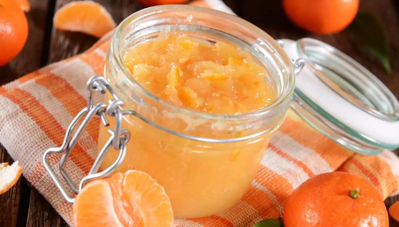 Confiture douce de mandarine l Savoureuse et délicate aux graines de vanille