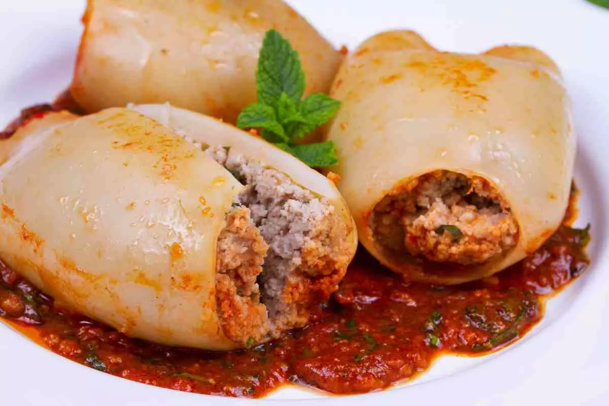 Amalfi Stuffed Calamari ၊ ကျက်သရေရှိပြီး အရသာက အရင်ကနဲ့မတူဘူး။