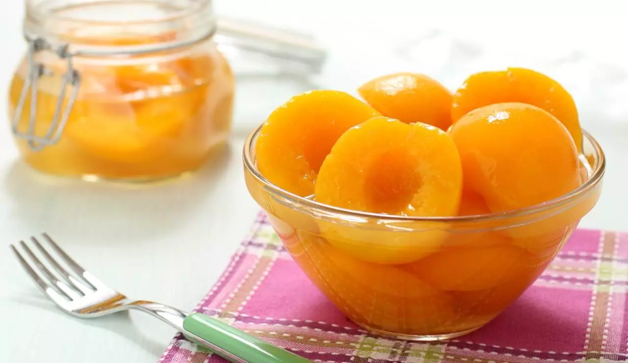 apricots နှင့် ငါးရည်လုပ်နည်း | လွယ်ကူသောစာရွက် 11360_1