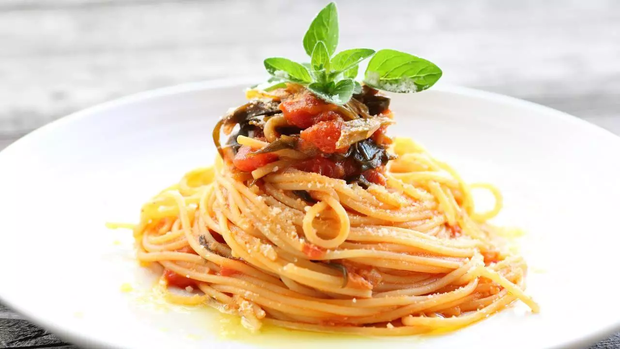 ansjovis auberginepasta