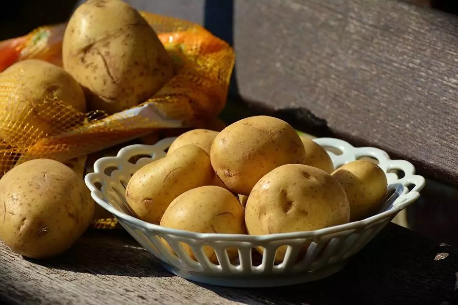 Brosgebakte aartappelstokkies, 'n ligte en smaaklike resep 11570_2