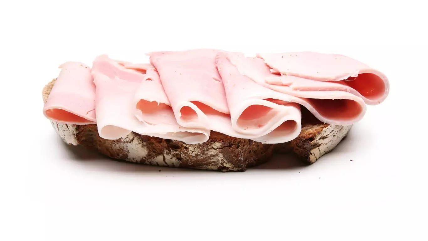 Lasagne mat Aubergine, gekachten Ham a Mozzarella: e knusprech a lecker Plat 11687_4