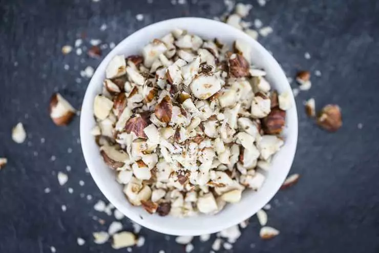 resep karnaval | Donat Harlequin dengan almond dan hazelnut 11713_3