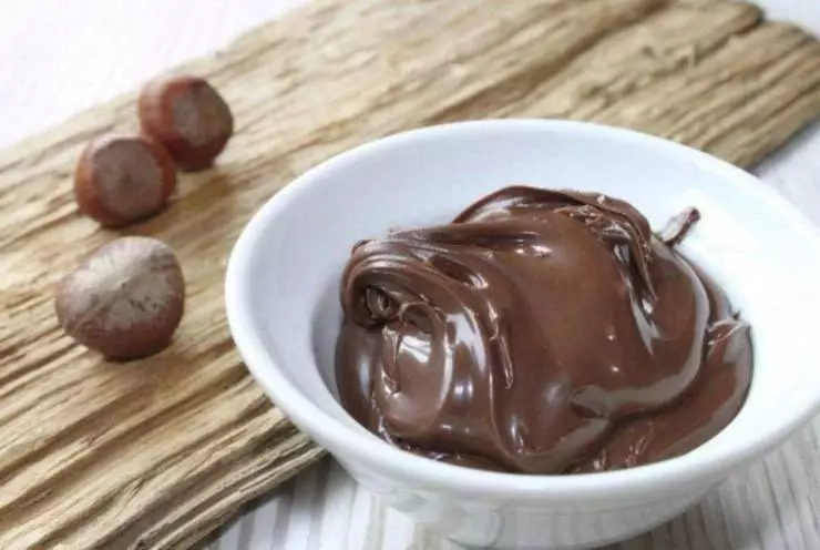 Murustettu suklaalastuilla ja Nutella kermalla FOTO ricettasprint