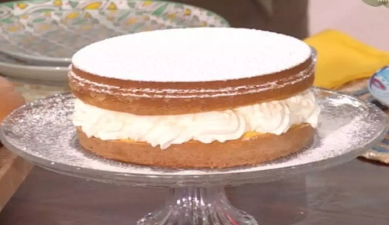 Рецепт Секогаш е пладне | Небесната торта на тетка Кри лесно и вкусна 11965_1