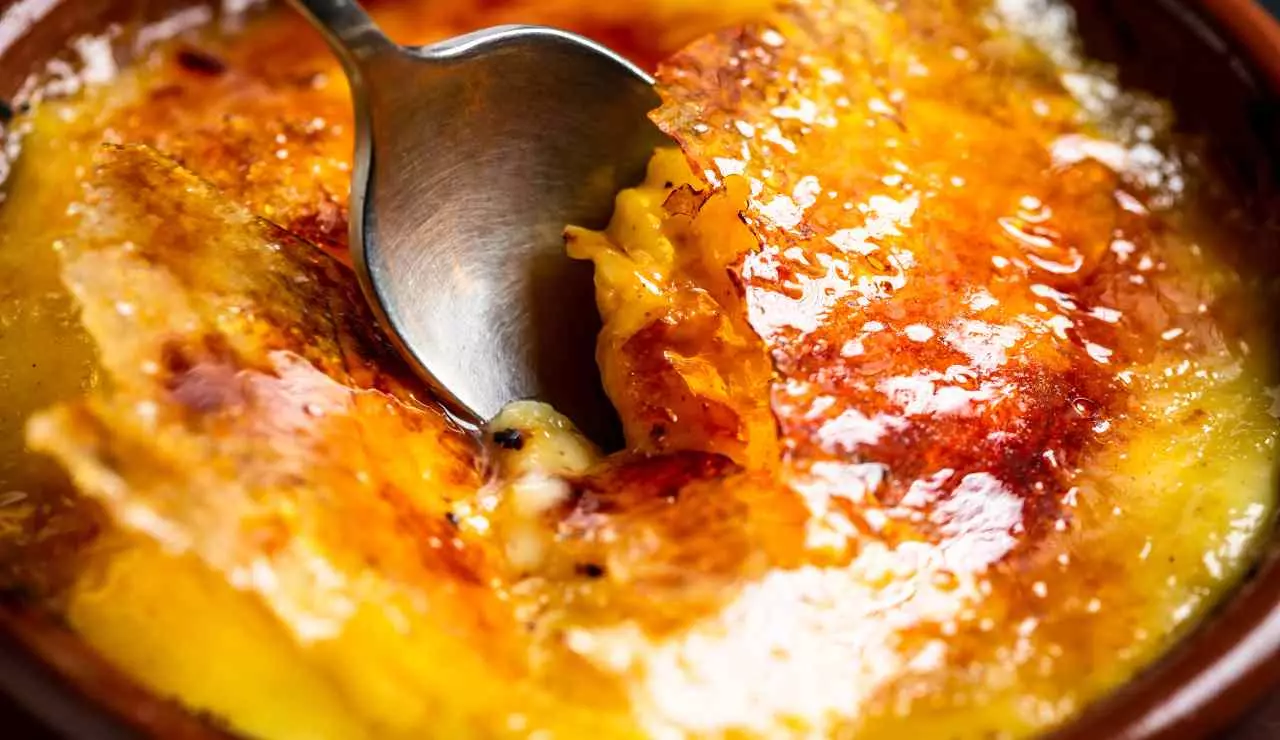 creme brulee pẹlu ọti ohunelo si ta