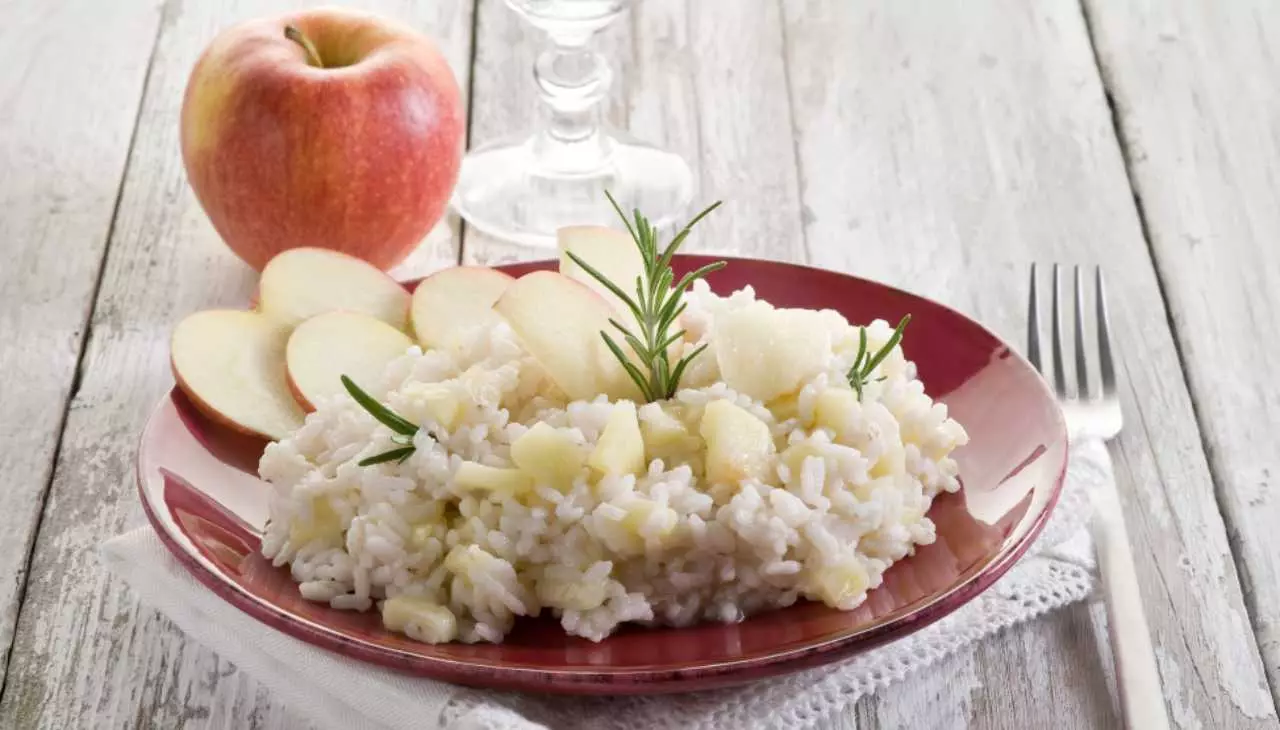 Apple risotto with hazelnuts and rosemary recipe