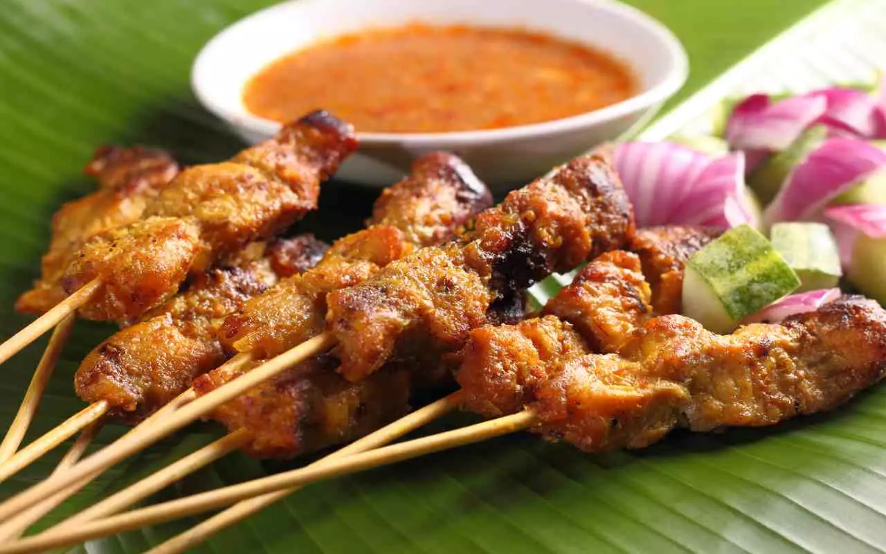 Anụ ọkụkọ a chịkọtara na skewers FOTO usoro nri