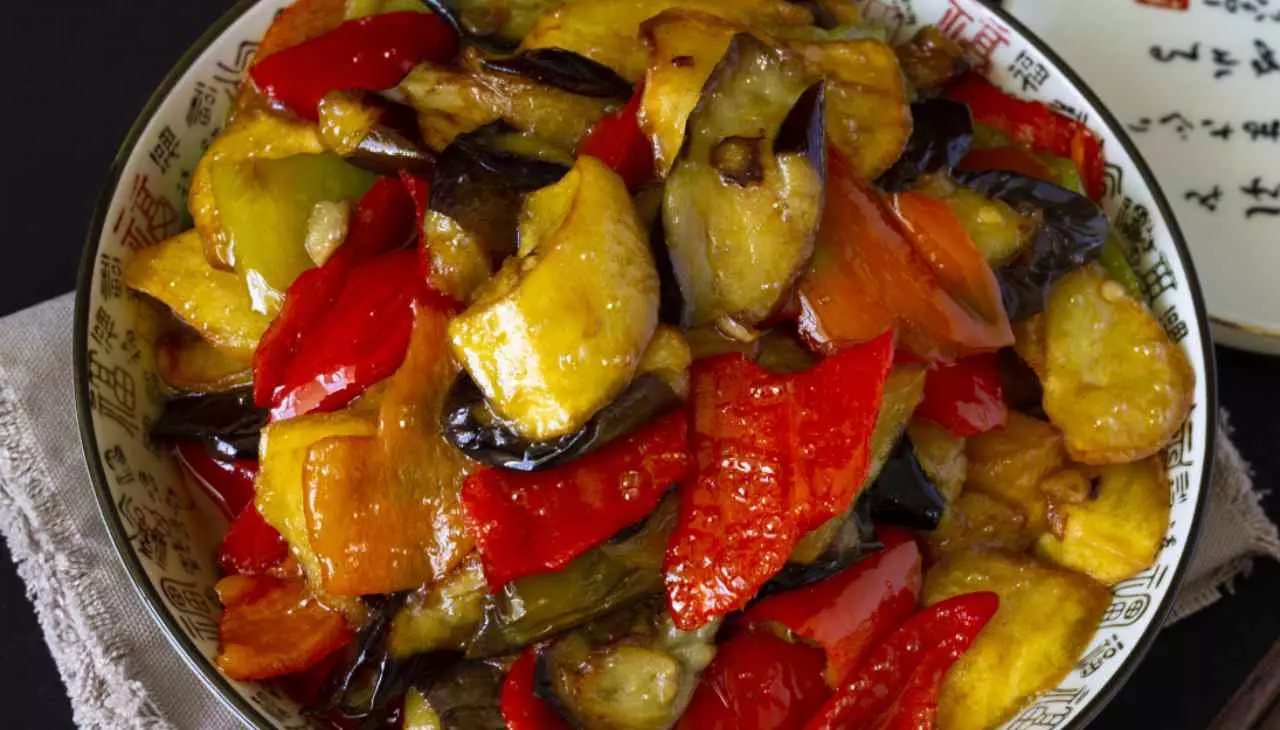 Krompir paprika olive v ponvi - ričetov odtis