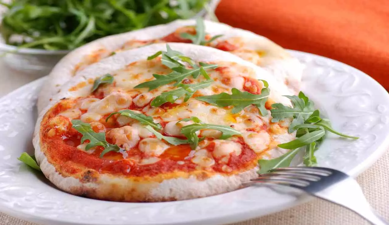 pizza margherita ອ່ອນຫຼາຍ | ເປັນຄວາມດີ delicious ແລະ greedy 12158_1