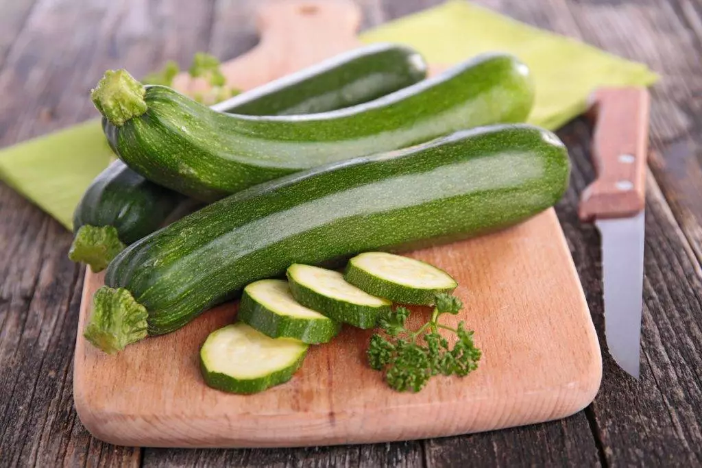 Turkey cokotan karo mrico lan courgettes: cahya lan sehat 12477_4