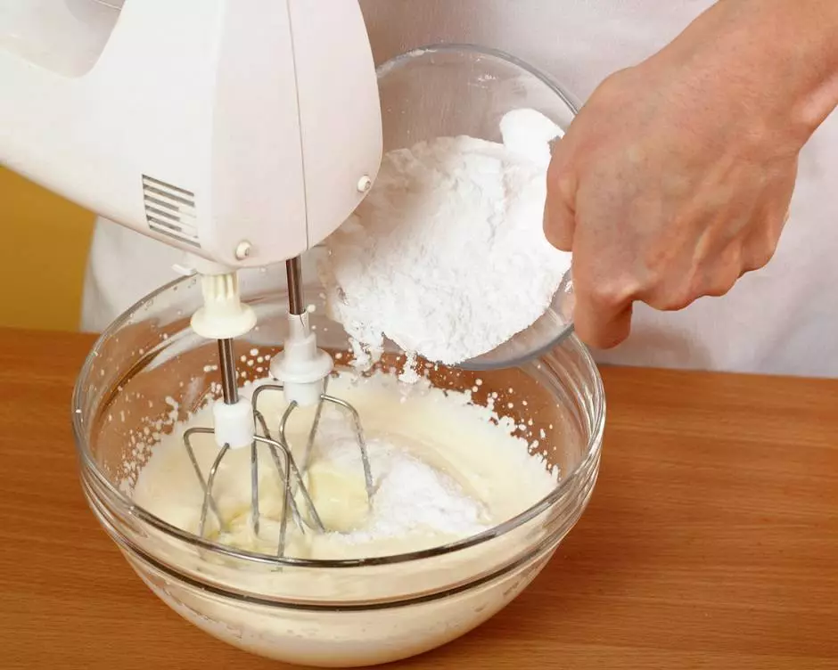 Torta degli angeli: resipi mudah untuk pencuci mulut yang unik 12485_5