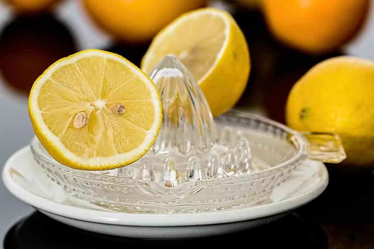 تحضير وصفة الليمون والأناناس والزنجبيل بالطرد المركزي 12518_2