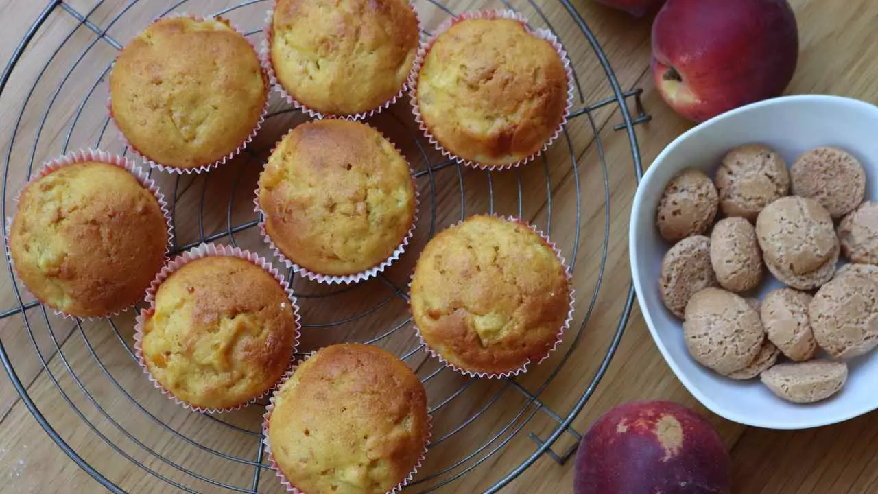Muffins with macaroons