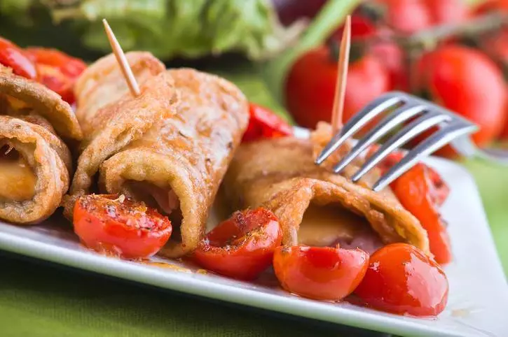 Stuffed Fried Eggplant Rolls, akapusa uye anoshamisa