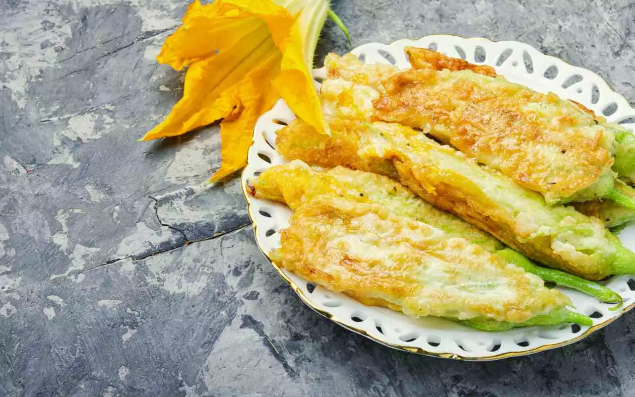 Gefüllte Zucchiniblüten gratiniert FOTO Rezept drucken