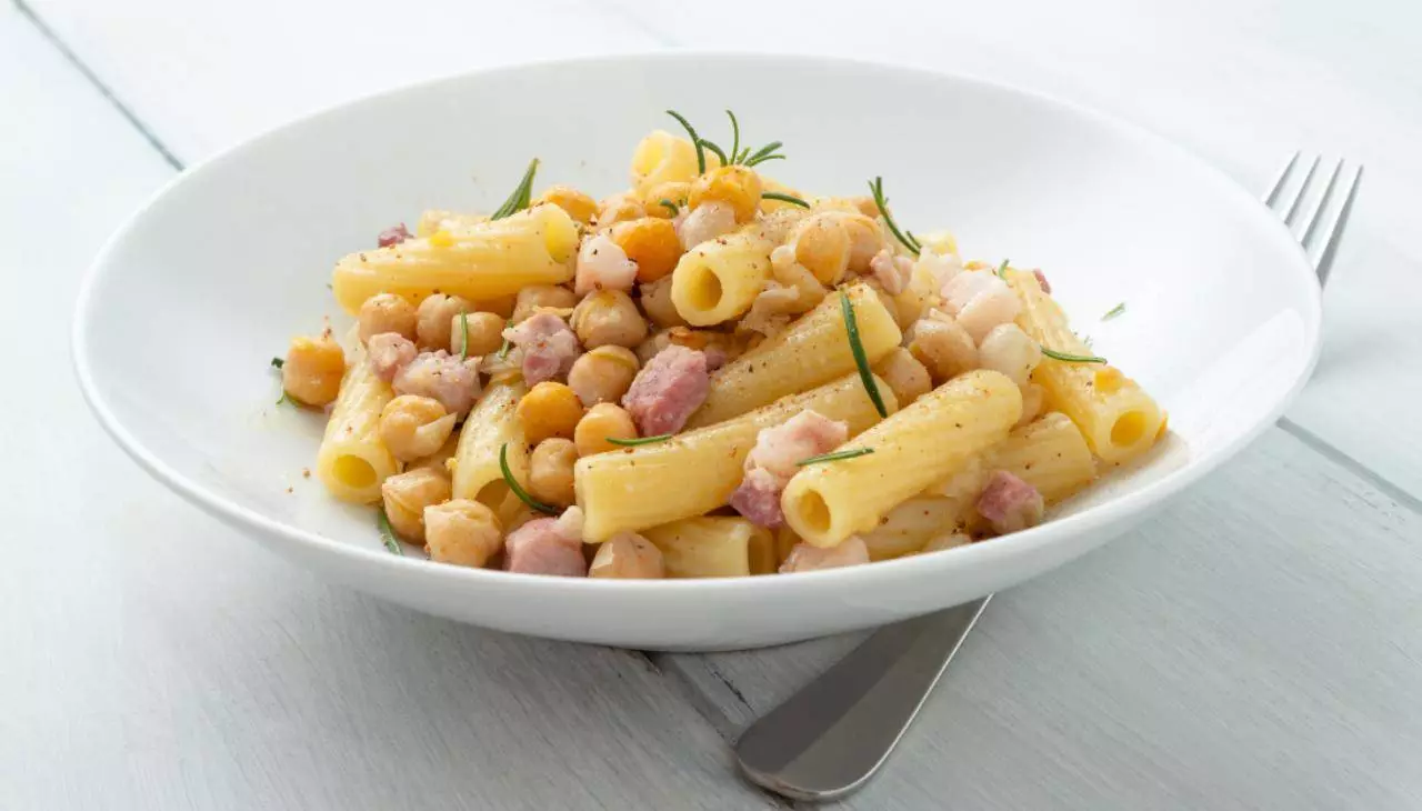 पास्ता प्यान्सेटा चना रोजमेरी - ricettasprint
