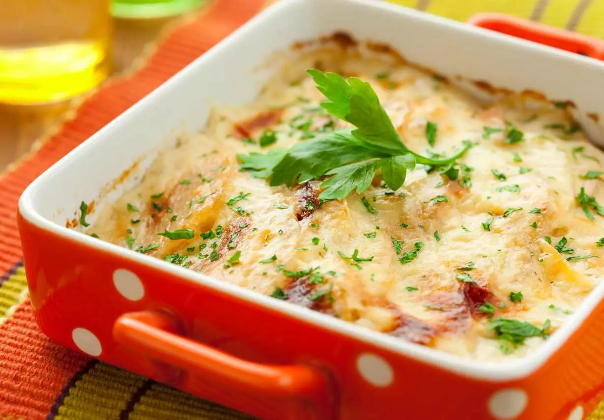 Pečeni krompir i kupus gratinirani recept priprema