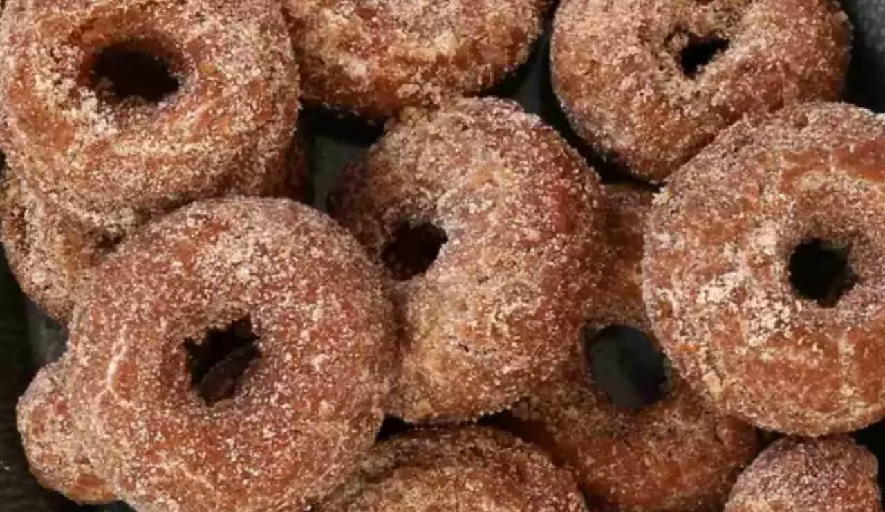 Dun chestnut donuts ilana si ta
