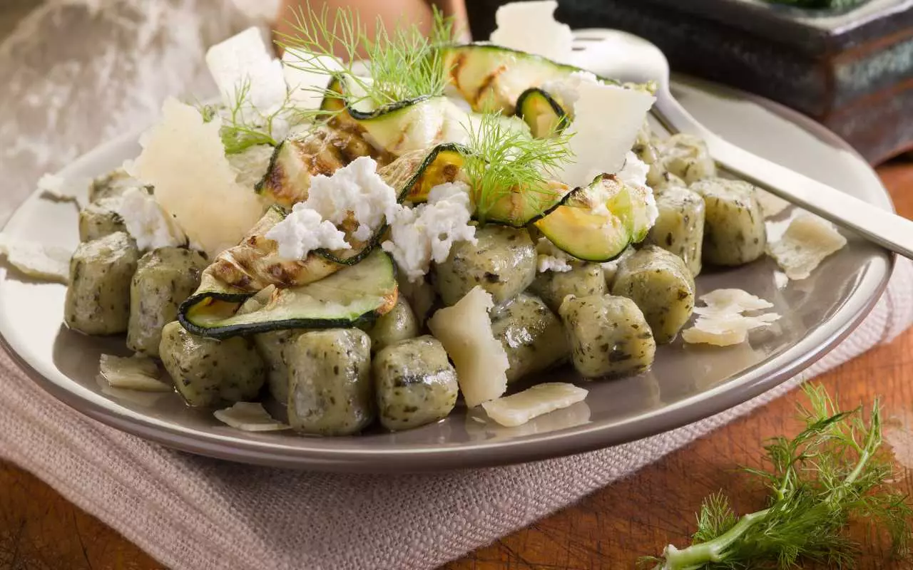 Gnocchi cróch agus zucchini oideas Photo