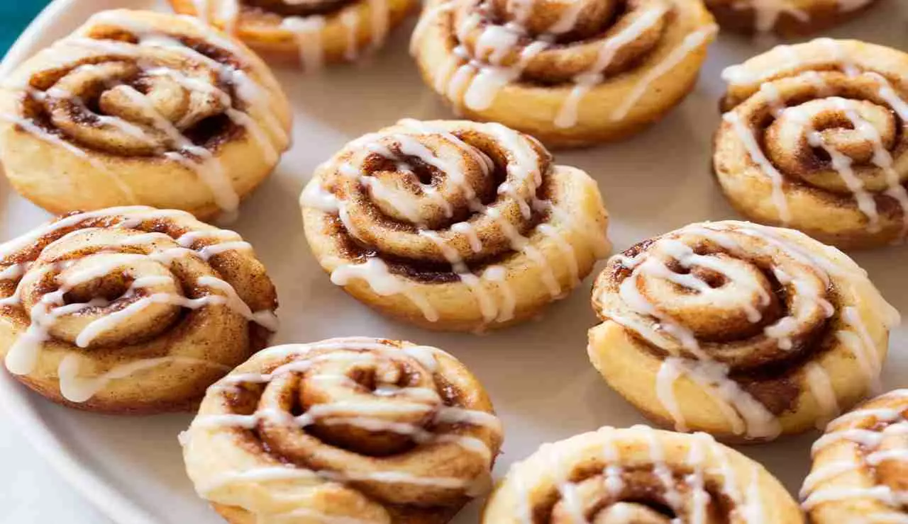 cinnamon and nutella rolls