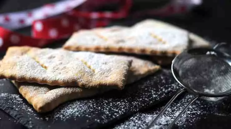 Chiacchiere di Carnevale சிறந்த மற்றும் மிகவும் சுவையான சமையல் - ரைஸ்ட்டாஸ்பிரிண்ட்